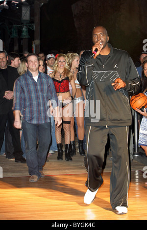 John Salley with contestants Maxim Extreme Hoops hosted by John Salley ...
