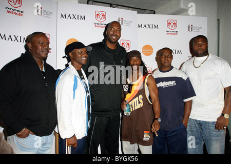 John Salley with contestants Maxim Extreme Hoops hosted by John Salley ...