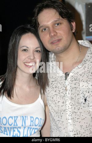 Diana Gualda, Johnny Quinn of Snow Patrol and Stuart Brazell backstage ...
