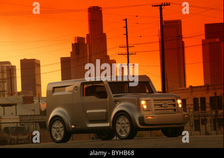 Ford Synus - Mobile Home Concept Step aside Humvees - this is surely ...