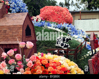Detail of a 2011 Rose Parade Float. "Pac-Man's 30th Anniversary Party ...