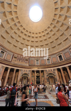 The open roof oculus in the dome of the Pantheon Rome Italy, a major ...