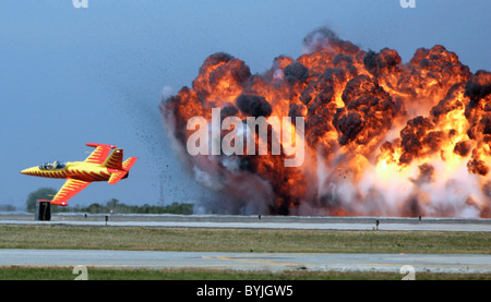 L39 Firecat Jet flying past the "Wall of Fire" piloted by Rich Perkins ...