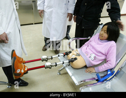 BASKETBALL GIRL This brave little girl Qian Hongyan is living life to ...