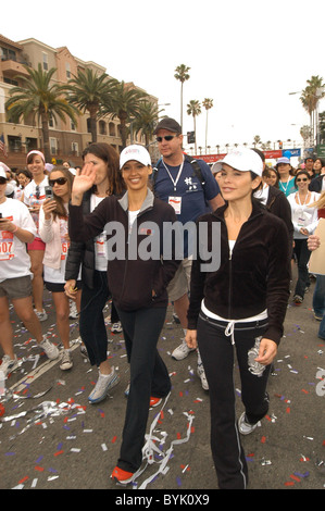 Jessica Alba Revlon Run Walk-Race Start Los Angeles Memorial Coliseum ...