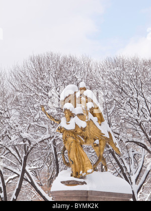 General Sherman Statue in the Snow, Grand Army Plaza, NYC Stock Photo ...