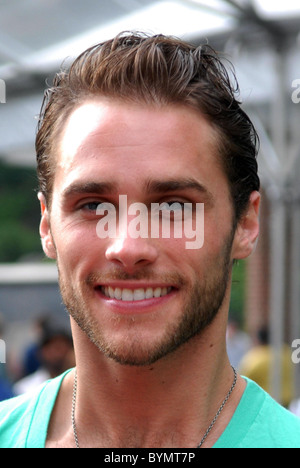 Josh Strickland of the musical 'Tarzan' 'Walk on the Wild Side 7' to ...