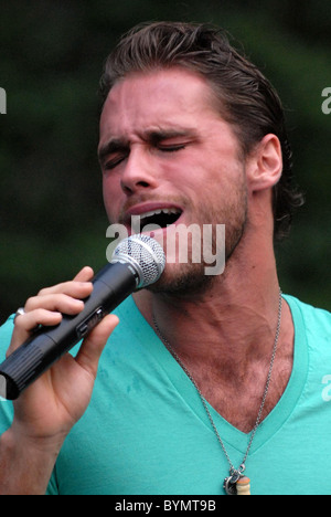 Josh Strickland of the musical 'Tarzan' 'Walk on the Wild Side 7' to ...