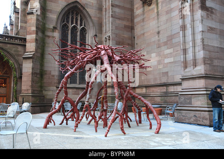 Trinity Root sculpture (Steve Tobin 2005) outside Trinity Church ...