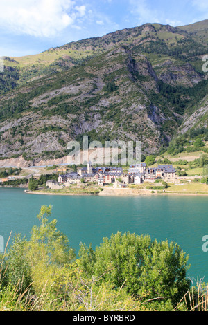 Lanuza village lake Huesca Pyrenees Spain Stock Photo - Alamy