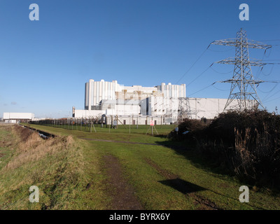 OLDBURY NUCLEAR POWER STATION, ON THE BANKS OF THE RIVER SEVERN