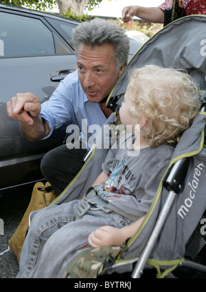 Dustin Hoffman leaving the Ivy restaurant Los Angeles, California - 17. ...