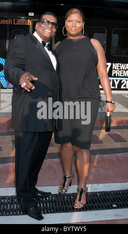 Queen Latifah and her father Lancelot Owens Newark Premiere of ...