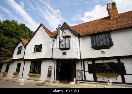 The Olde Bell Inn Hurley Berkshire England. Photo:Jeff Gilbert Stock ...