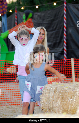 Shauna Sand and children Alexandra, Victoria and Isabella Lorenzoa at ...