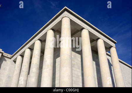 Modern Colonnade in architecture Stock Photo: 125410982 - Alamy