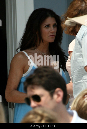 Samantha Harris and her husband Michael celebrate the forthcoming birth ...