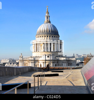 Roof terrace of One New Change London. Retail development near St Paul ...