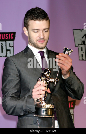 Justin Timberlake posing in the press roomm of the 61st Annual ...