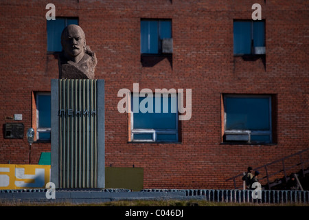 Statue of Lenin in the arctic town Pyramiden at Svalbard, Norway ...
