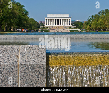 The Lincoln Memorial Reflecting Pool And The Lincoln Memorial Are Seen The Lincoln Memorial Reflecting Pool And The Lincoln Memorial Are Seen