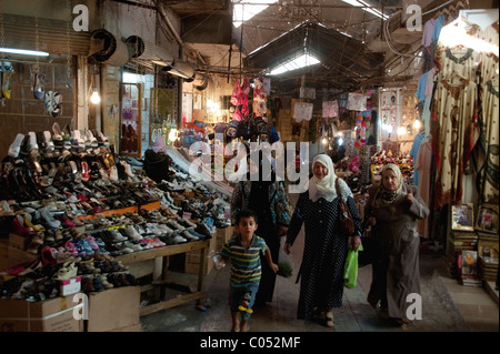 Kurdish Iraqi boy in the bazaar, Dohuk, Kurdistan, Iraq Stock Photo - Alamy