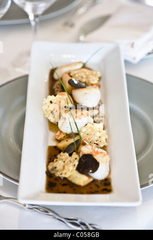 Scallops with truffle Stock Photo - Alamy