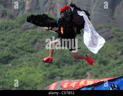 BIRDMAN CONTEST Hundreds turned up to watch this year?s (07) Chinese ...
