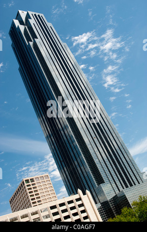 The Williams Tower (formerly the Transco Tower) , in Houston, Texas ...