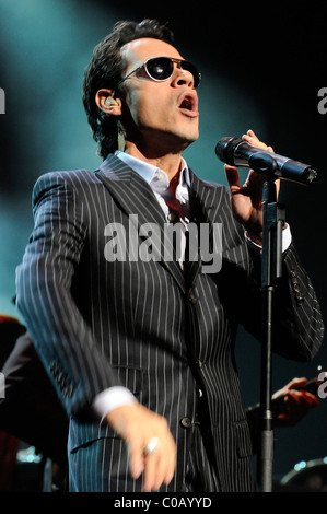 Marc Anthony performing live at the Gibson Amphitheatre at Universal ...