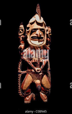 Uli Figure with two smaller figures on the shoulders Nord New Ireland ...