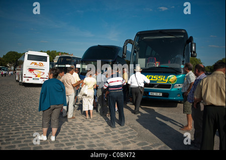 Versailles, France - Crowd Tourists Standing, Visiting French Monument ...