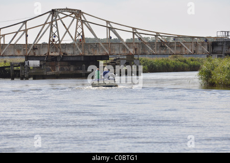 Oulton Swing Bridge Lowestoft UK Stock Photo - Alamy