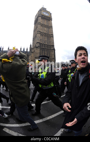 Riots break out during the Beijing 2008 Olympic Torch Relay London ...