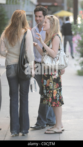 Jonathan Silverman and his wife have a late lunch with friends at Joan ...