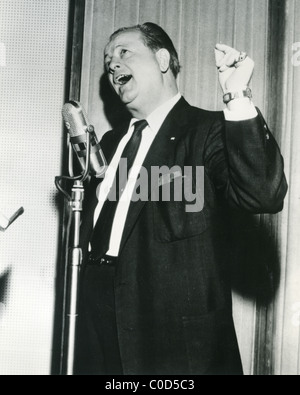 TEX RITTER (1905-1974) US Country music singer and film actor with wife ...