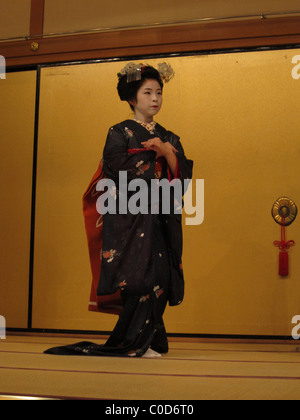 Tea ceremony of the geisha Stock Photo - Alamy
