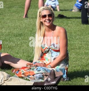 Danielle Lloyd soaking up the sun at the Masters Polo Final 2008 at ...