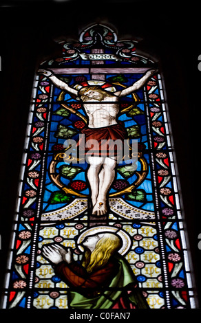 Beautiful stained glass window depicting the resurrection of Jesus ...