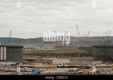 An overview of the construction of theSakenergy LNG plant and oil ...