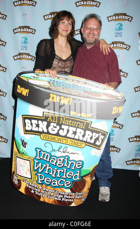 Maggie Gyllenhaal and Ben Cohen Ben & Jerry's host a 'Peace Bed-In' and ...