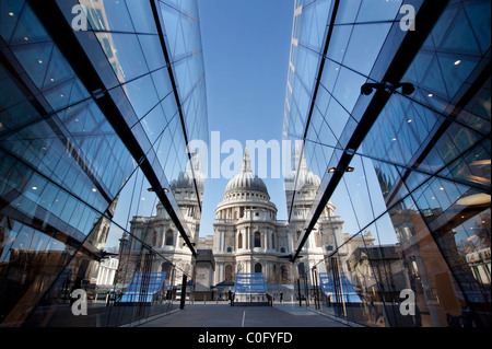 One New Change building, developed by Land Securities, next to St Paul ...