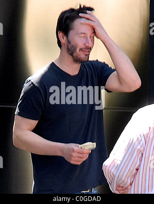 Keanu Reeves receives a package at home and couldn't add up the maths ...