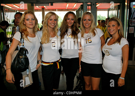 Guest, Julia (girlfriend of Marcell Jansen), Melanie (girlfriend of ...