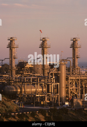 Onshore oil processing facility Stock Photo - Alamy