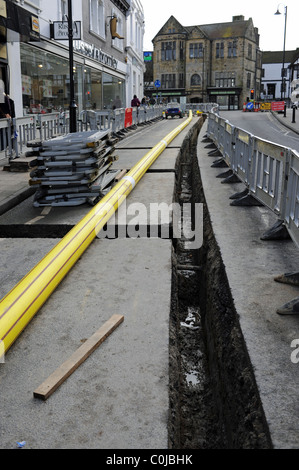 Pipelaying in road for Southern Networks Gas company roadworks East ...