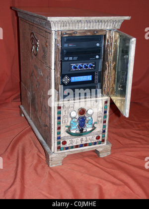 * STORE YOUR COMPUTER IN A JEWEL-ENCRUSTED EGYPTIAN CASE Out of all the ...