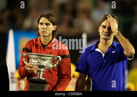 Roger Federer breaks down crying during the trophy presentation after ...