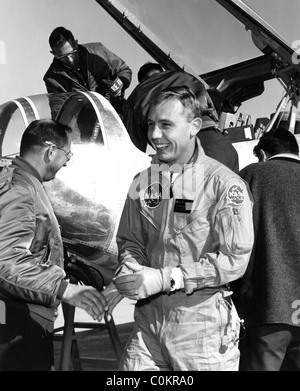 Northrop HL-10 lifting body cockpit Stock Photo - Alamy