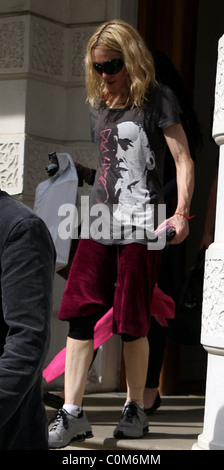 Madonna leaving the gym looking very sweaty London, England - 17.04.08 ...